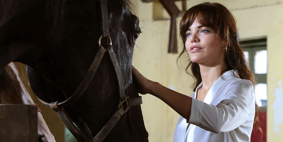 Terra amara, anticipazioni 23 agosto 2022: Zuleyha si accorge che Adnan non c'è più!