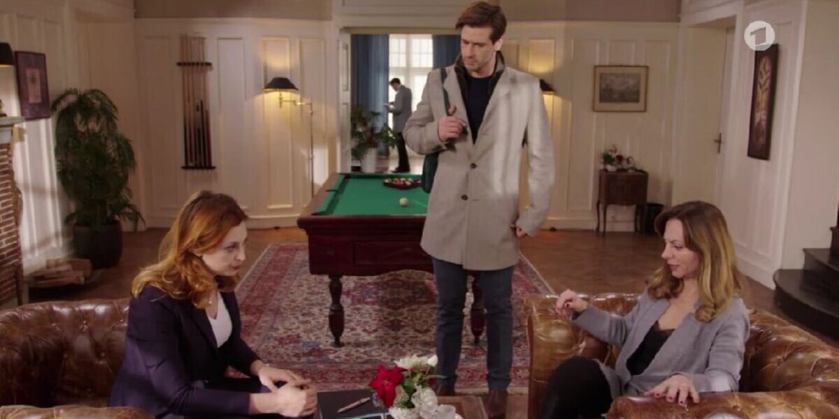 Paul davanti a Constanze e Ariane, Tempesta d'amore © ARD (Screenshot ...