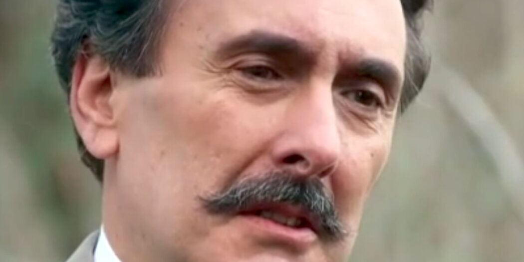 La promessa, anticipazioni 22 febbraio: Ignacio sorprende Martina con un collier!